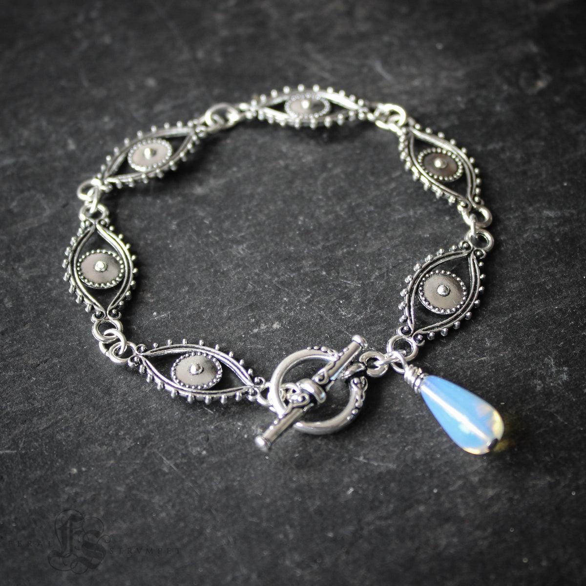 Droch Shùil Eye Link Bracelet – Feral Strumpet
